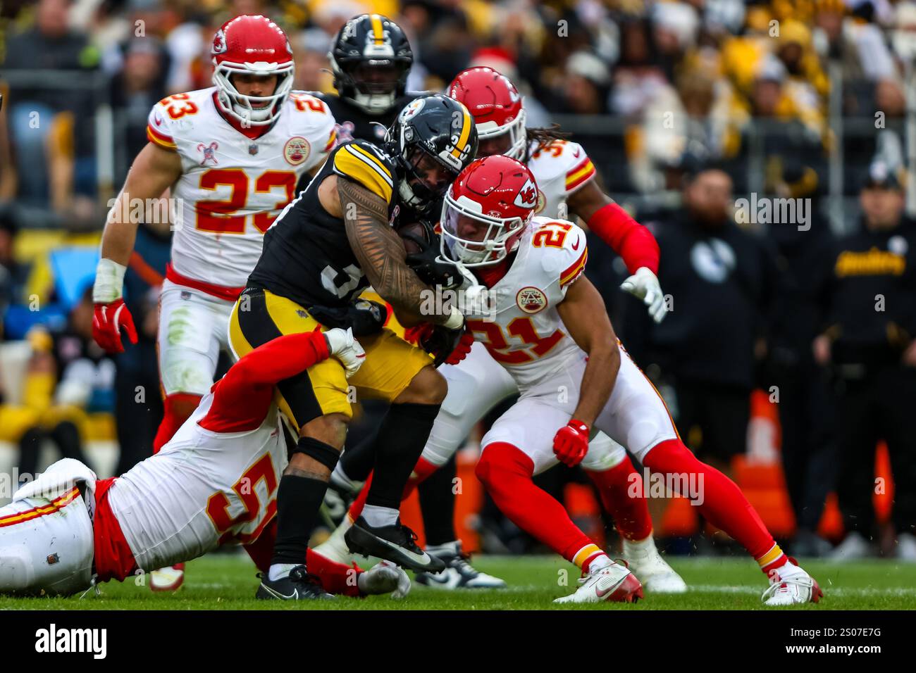 Hookstown, Pennsylvania, USA. 25th Dec, 2024. Kansas City Chiefs safety ...