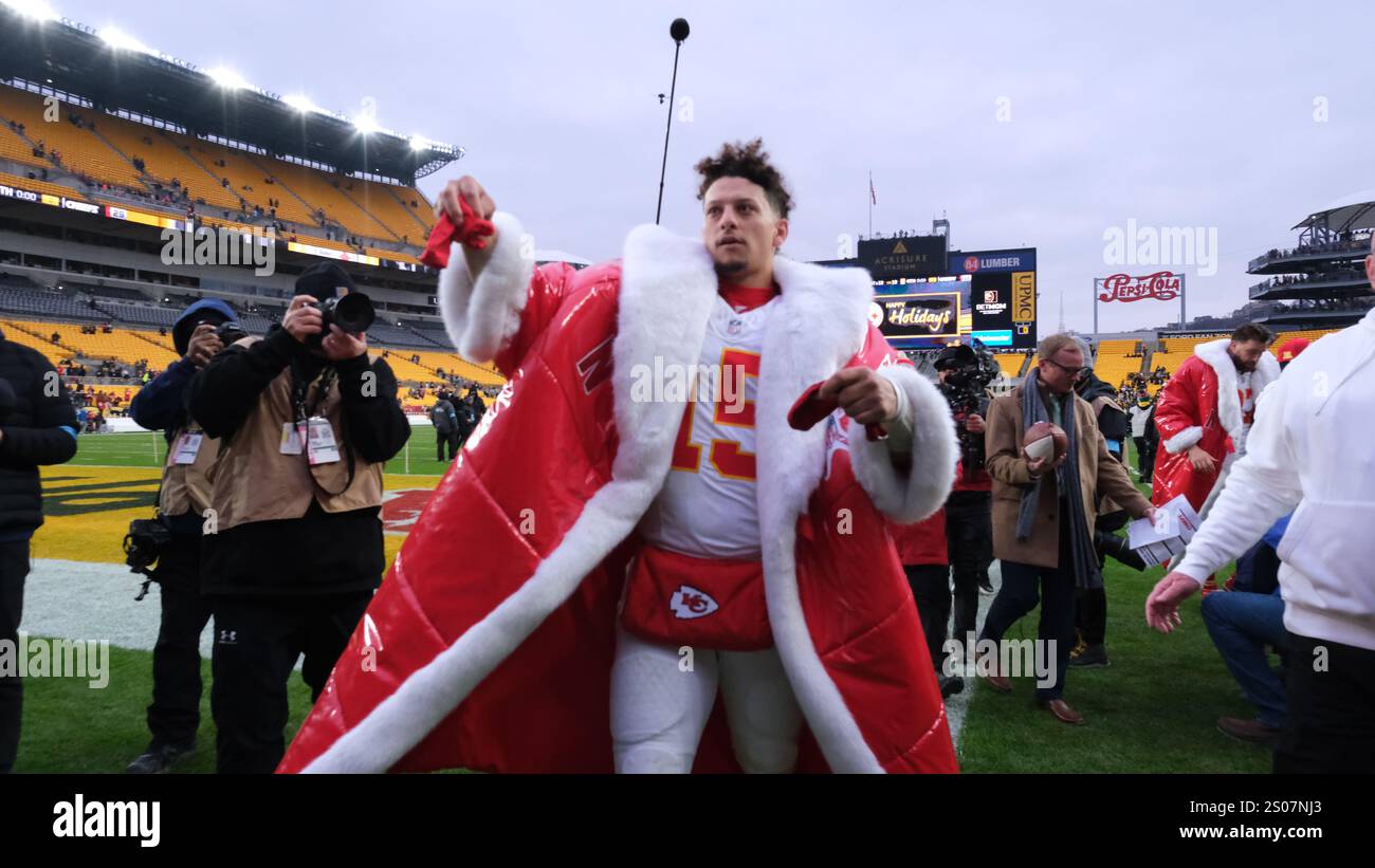 Pittsburgh, PA, USA. 25th Dec, 2024. Patrick Mahomes #15 during the ...