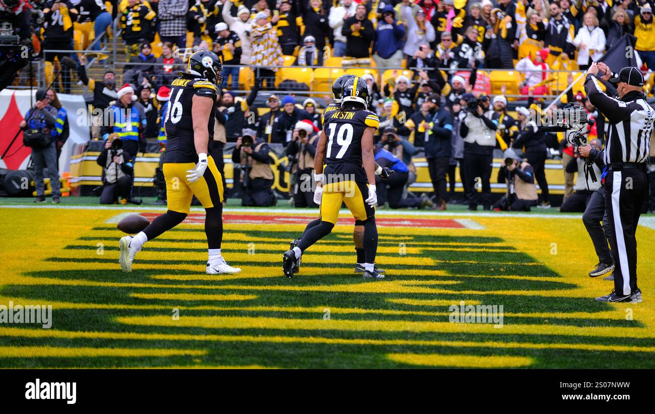 Pittsburgh, PA, USA. 25th Dec, 2024. Jaylen Warren #30 during the ...