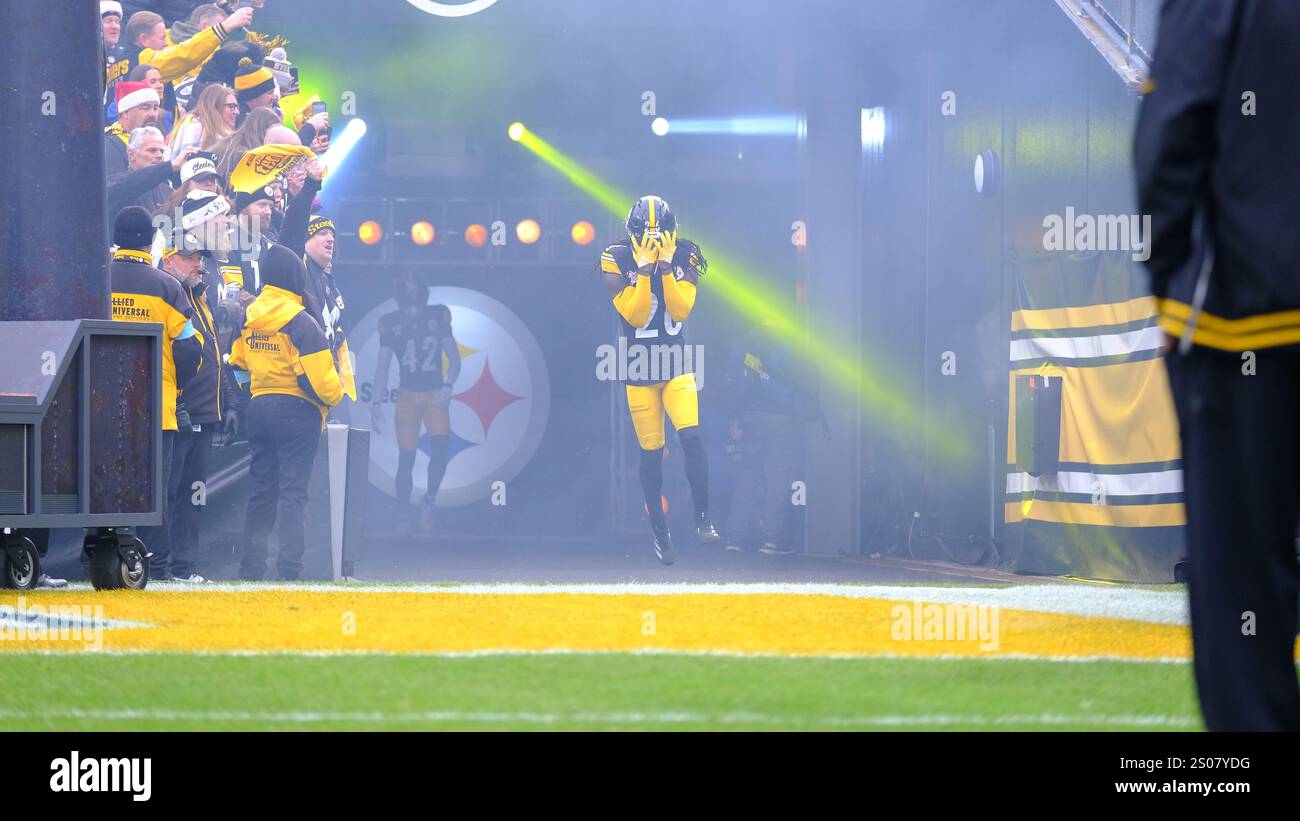 Pittsburgh, USA. 17th Dec, 2024. December 25, 2024: Donte Jackson #26 ...