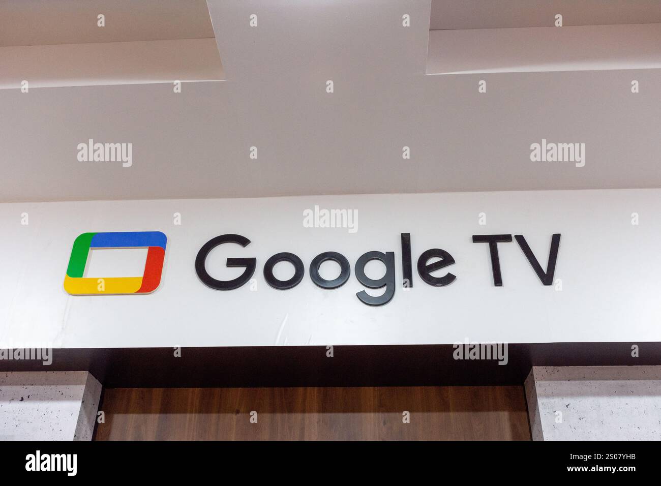 Tv on logo design hi-res stock photography and images - Alamy