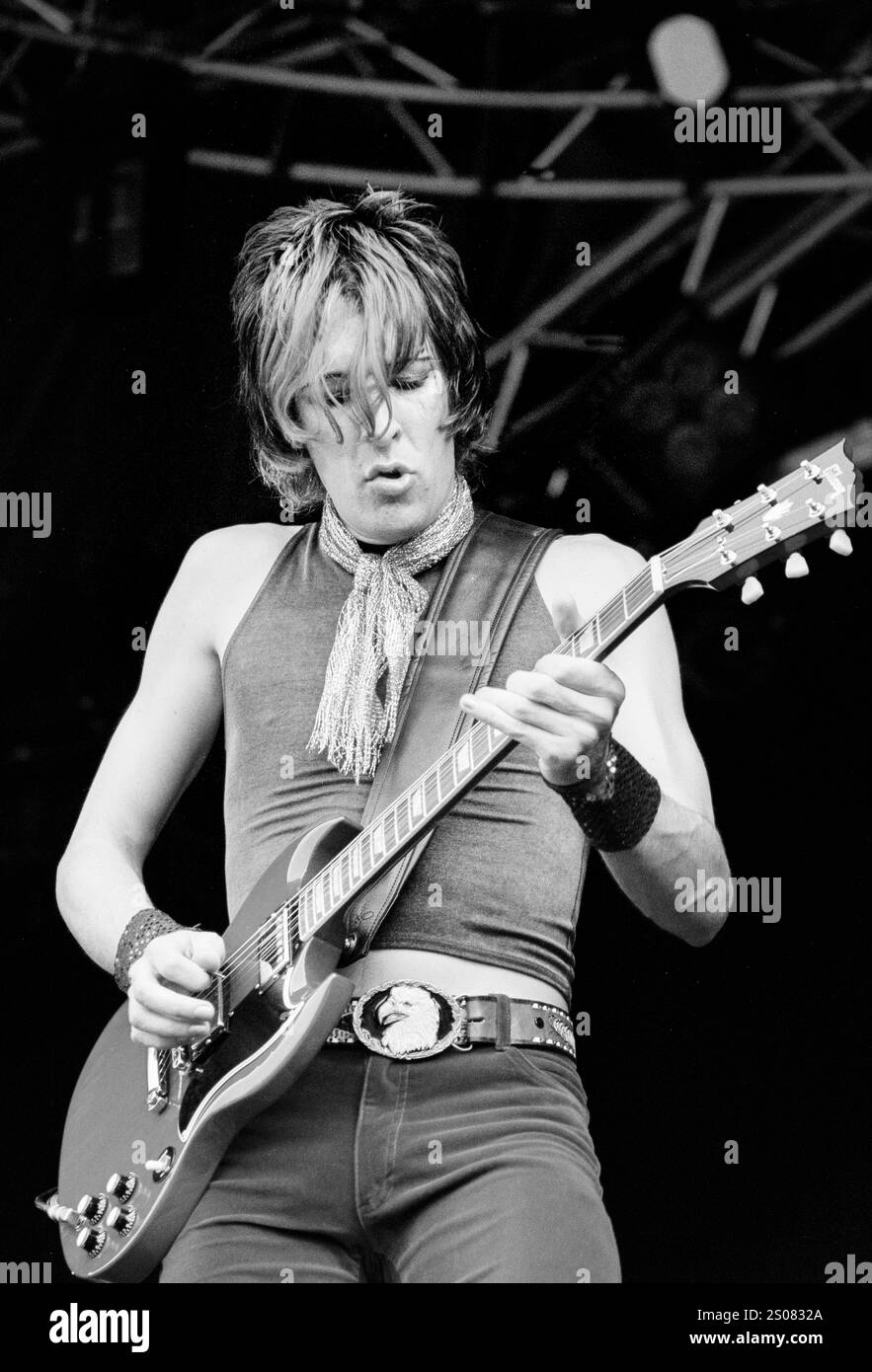 BUCKCHERRY, READING FESTIVAL, 1999: A young Keith Nelson guitarist of ...
