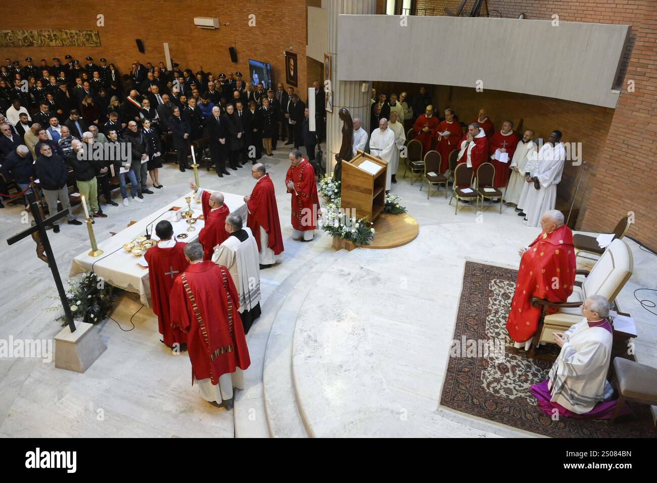 Pope Francis celebrates mass for prisoners in the Rebibbia New Complex ...
