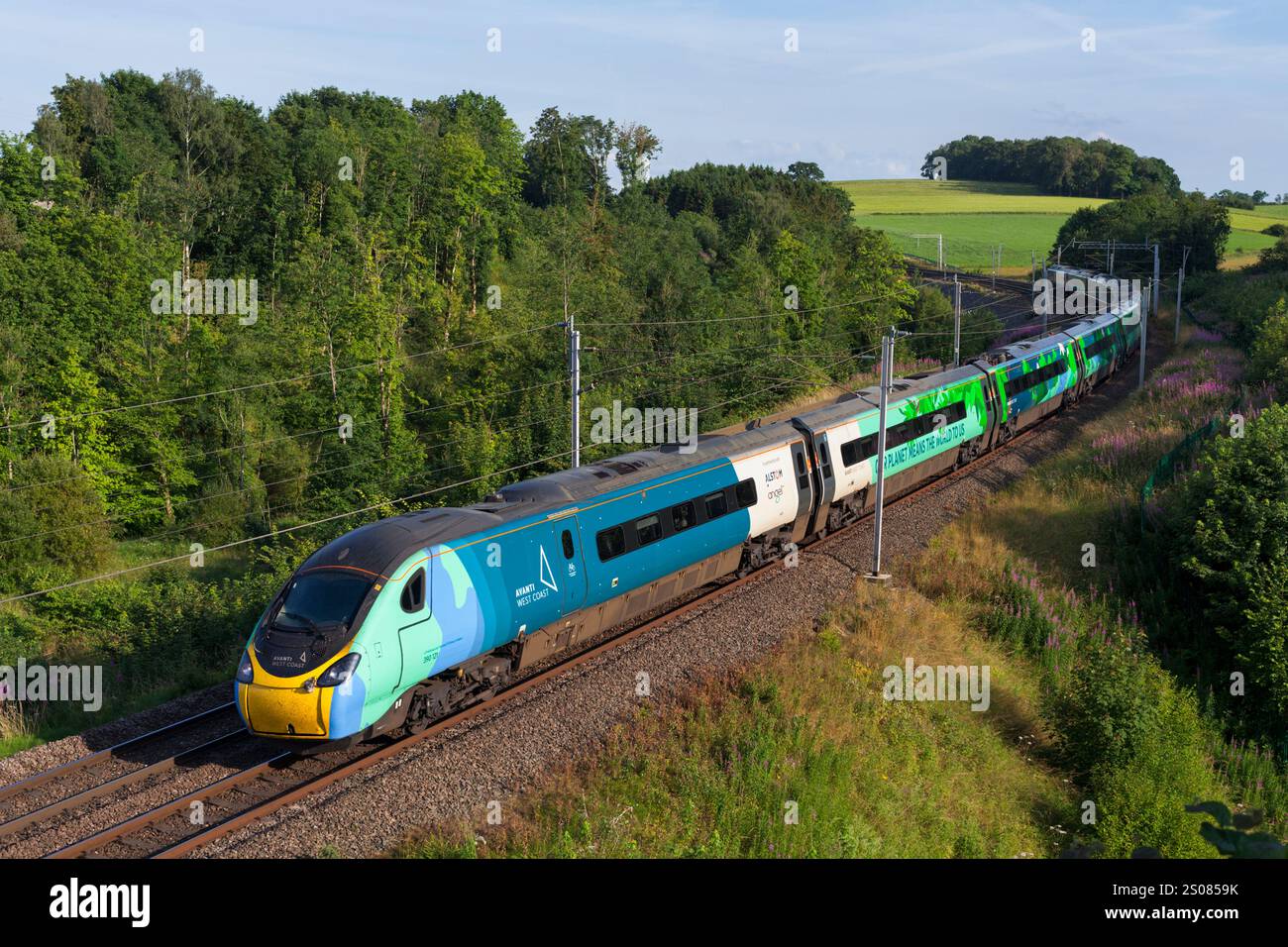 First Trenitalia Avanti West Coast Alstom Pendolino train 390121 in ...