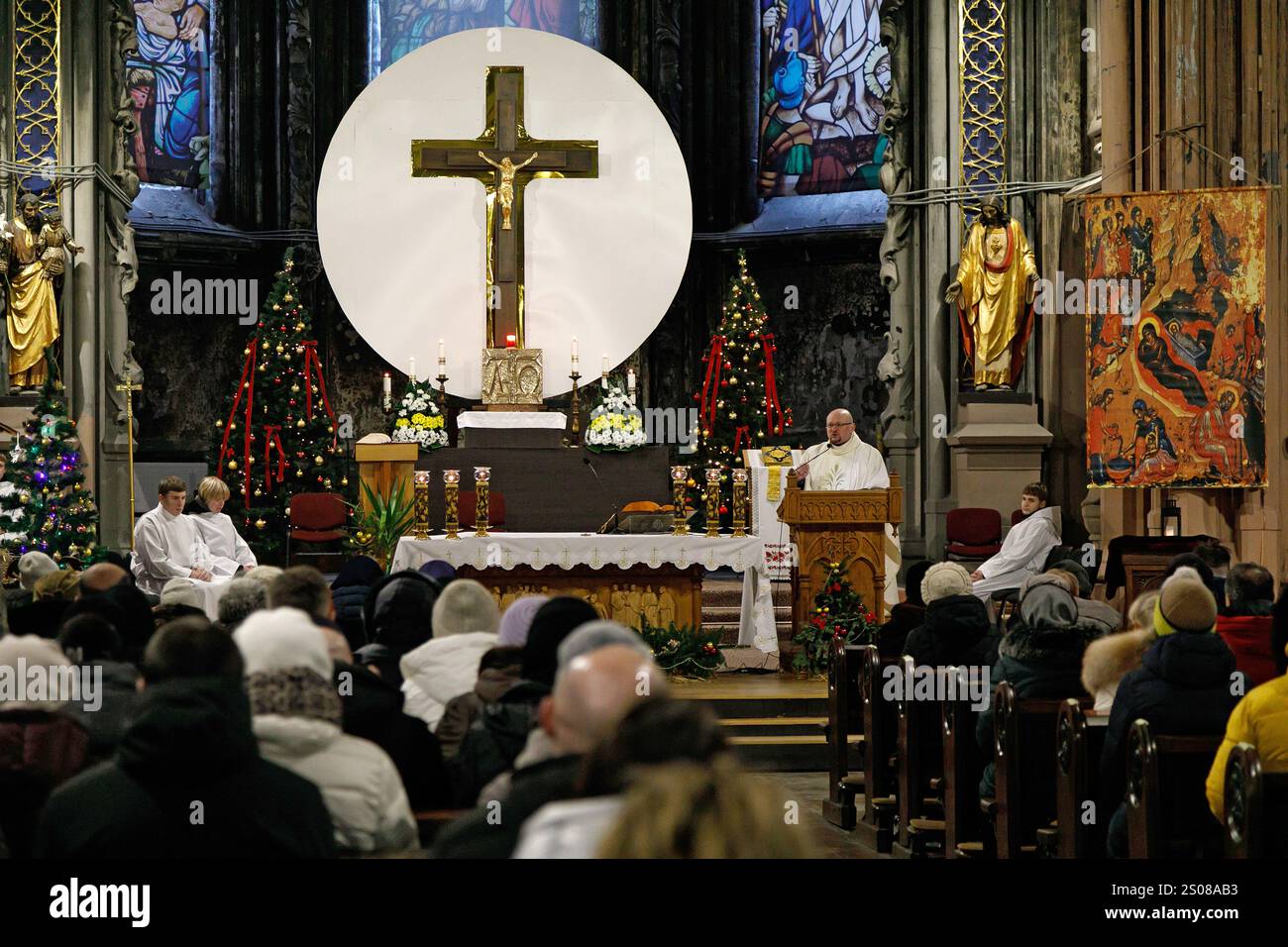 Non Exclusive: KYIV, UKRAINE - DECEMBER 25, 2024 - Parish rector David ...