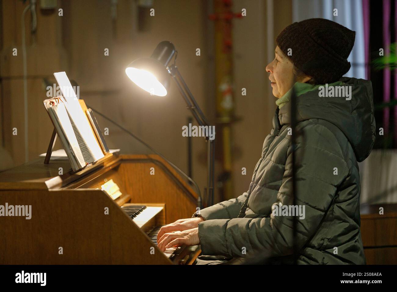 Non Exclusive: KYIV, UKRAINE - DECEMBER 25, 2024 - A musician plays the ...