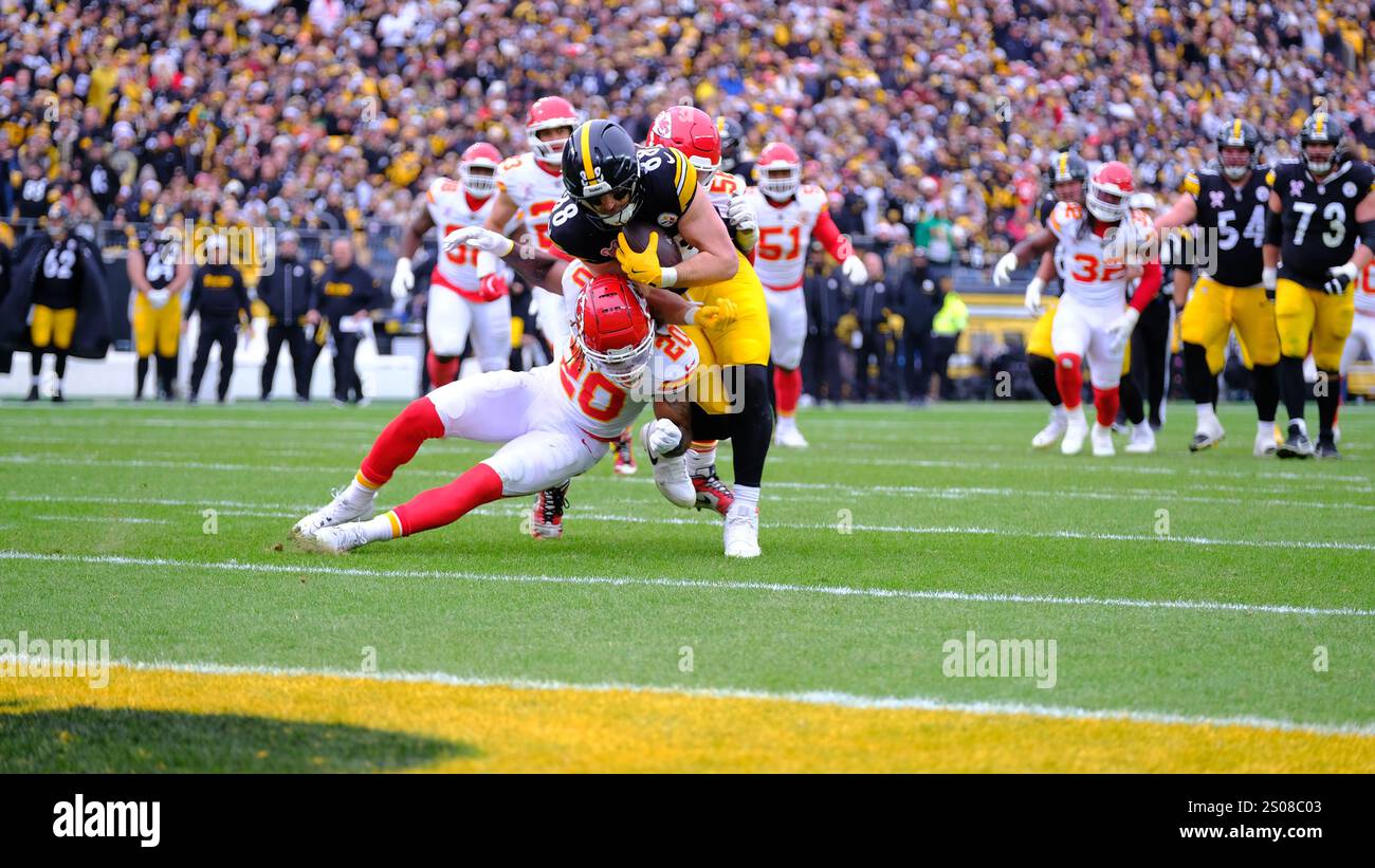 Pittsburgh, USA. 17th Dec, 2024. December 25, 2024: Pat Freiermuth #88 ...