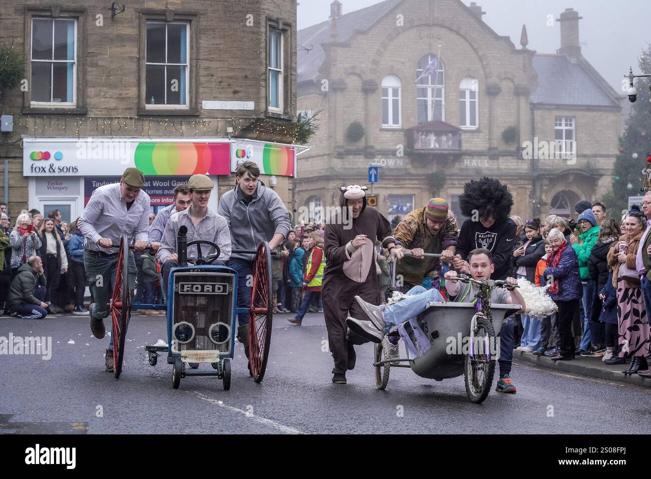 Somerset, Crewkerne, UK. 26th Dec 2024. Boxing Day Pram Race in ...