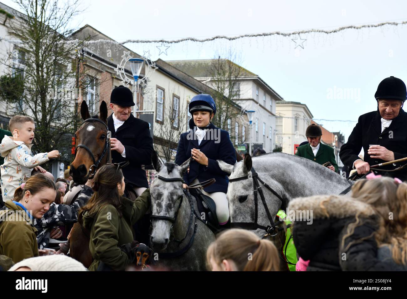 Chard, Somerset, UK. 26th Dec, 2024. Boxing Day Hunt meeting at Chard ...