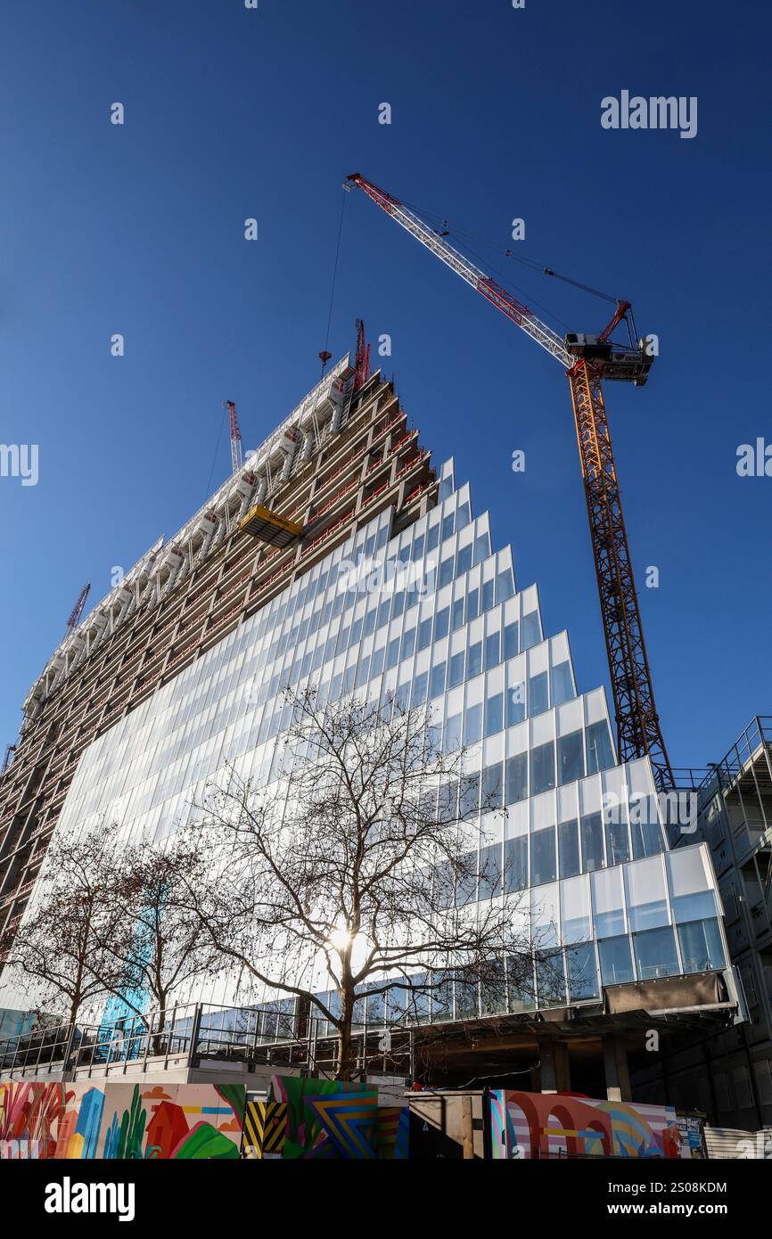 TRIANGLE TOWER PARIS Stock Photo - Alamy