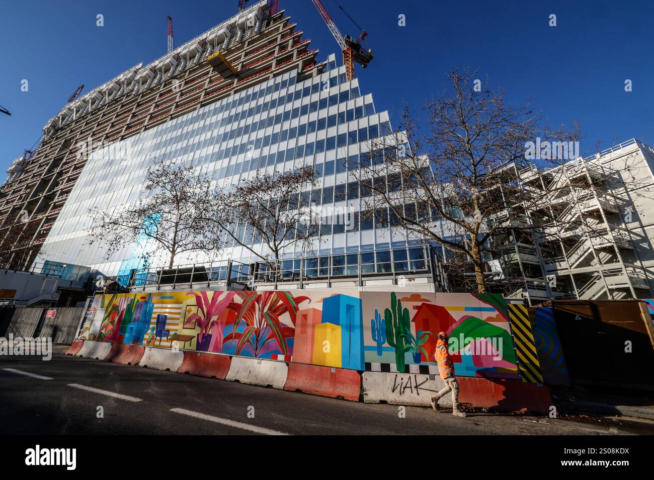 TRIANGLE TOWER PARIS Stock Photo - Alamy