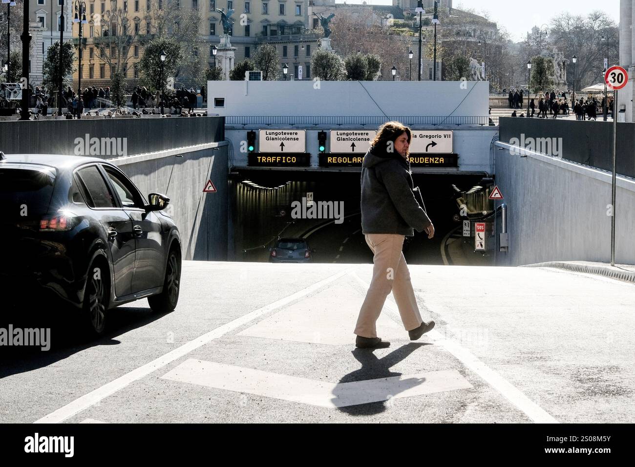 Roma, Italia. 26th Dec, 2024. La nuova area pedonale di Piazza Pia e il ...