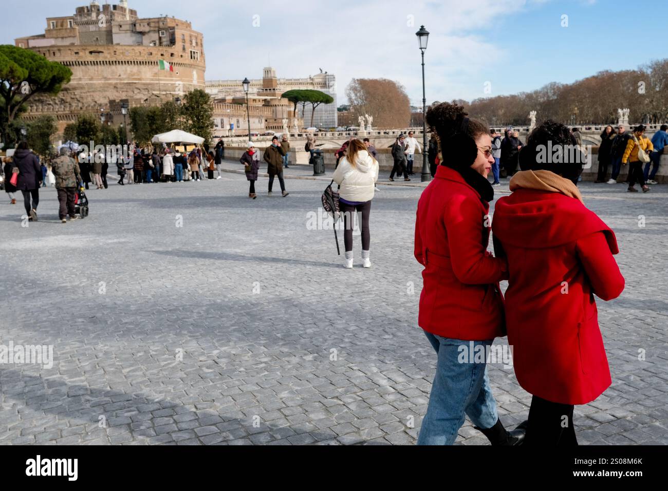 Roma, Italia. 25th Dec, 2024. La nuova area pedonale di Piazza Pia ...