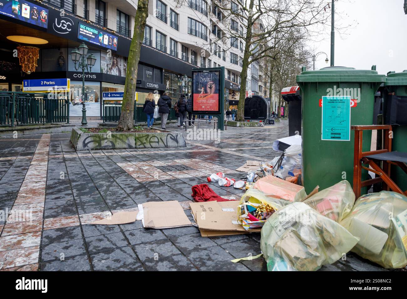Brussels, Belgium. 26th Dec, 2024. Garbage pictured on the Avenue de la ...