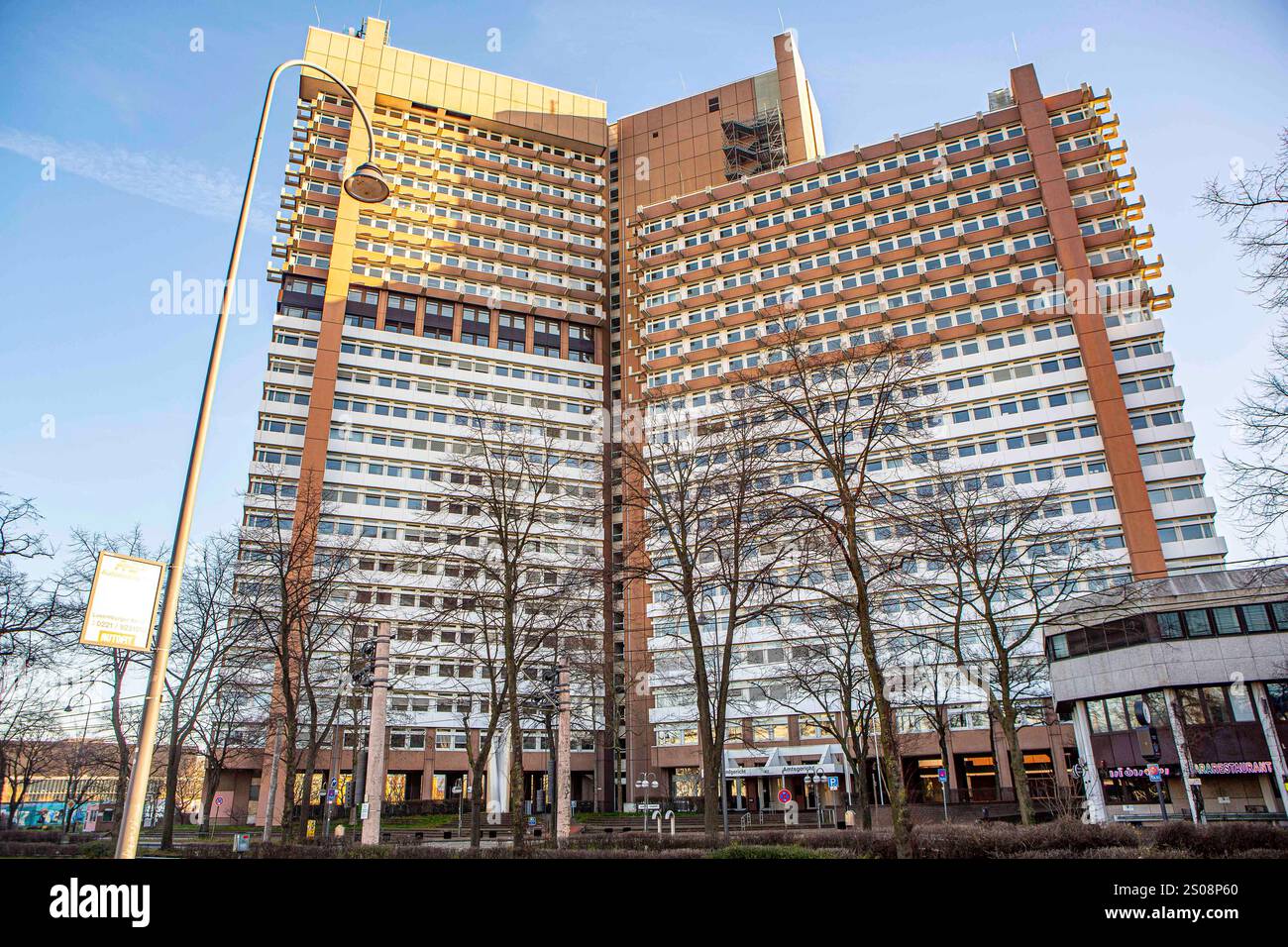 Das Justizgebäude an der Luxemburger Straße in Köln. Es soll abgerissen ...