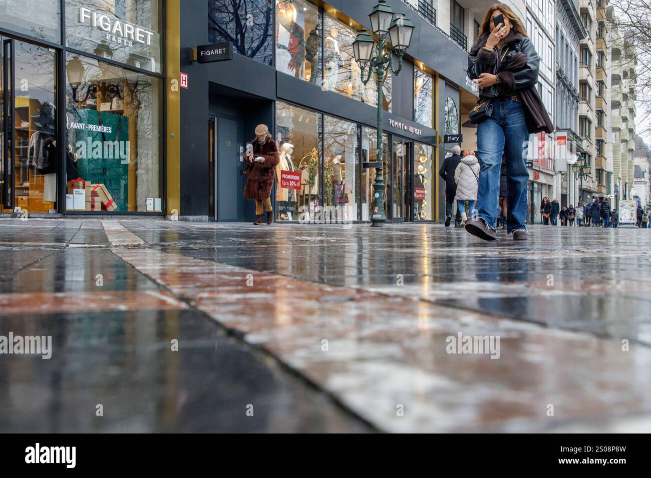 Brussels, Belgium. 26th Dec, 2024. People walk through the Avenue de la ...