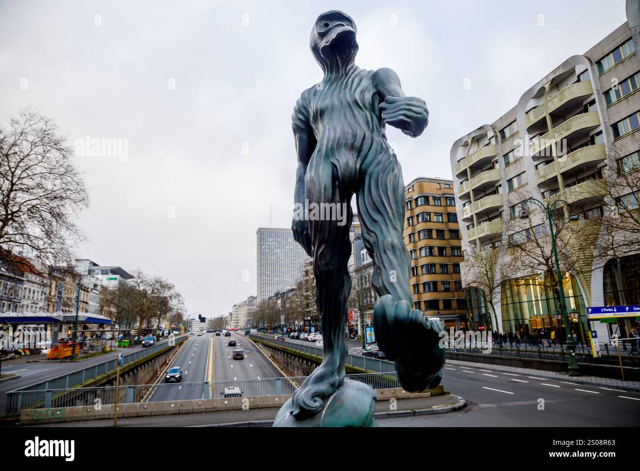 The 'De Man van Atlantis - L'homme de l'Atlantide' fountain by artist ...