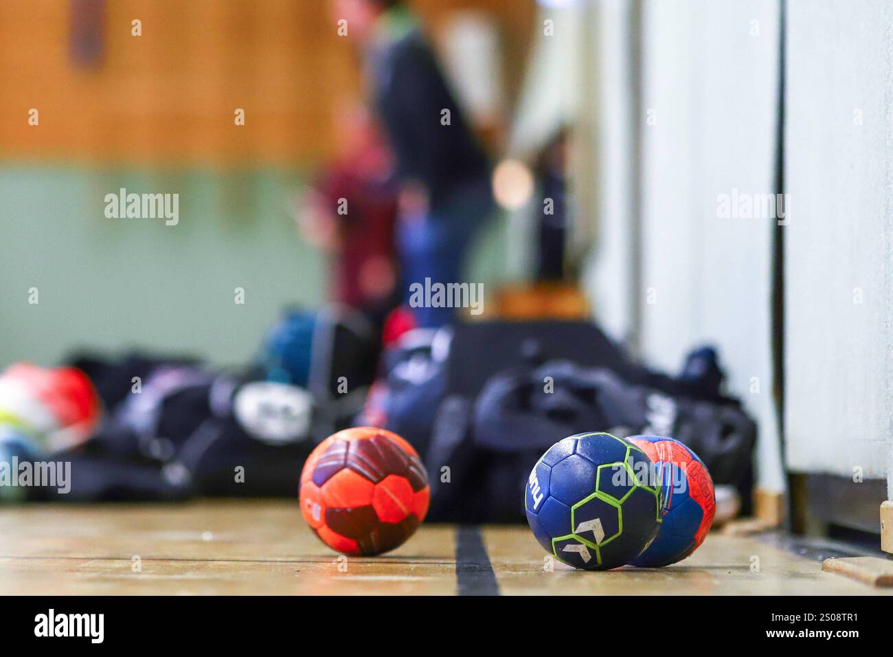 Stockbilder 12/2024 Bälle auf dem Hallenboden Henstedt-Ulzburg ...