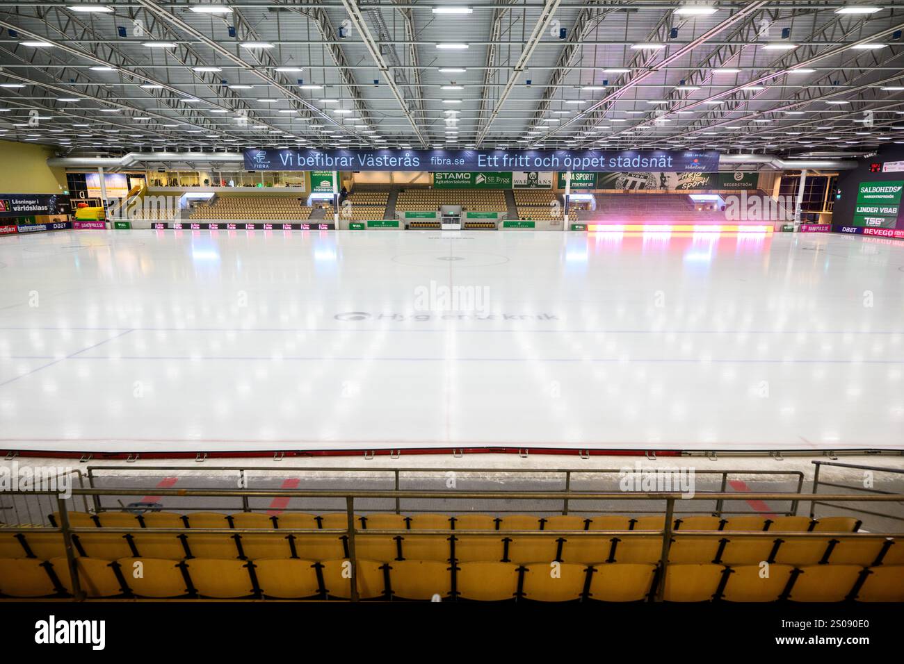 241226 ABB Arena inför bandymatchen i Elitserien mellan Västerås och ...