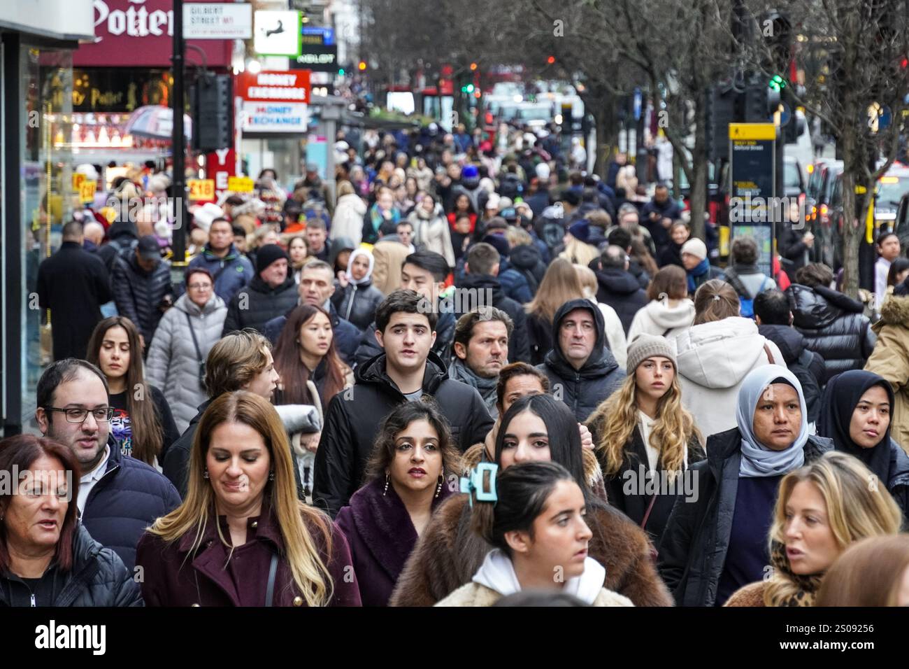 London, UK. 26th Dec, 2024. Boxing Day shoppers on Oxford Street ...