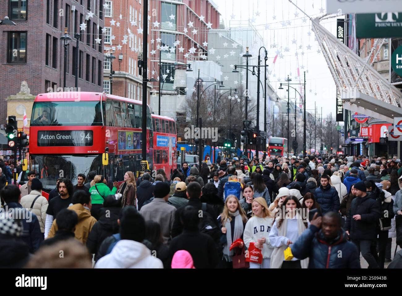London, UK. 26 December 2024. Crowds of shoppers during the Boxing Day ...