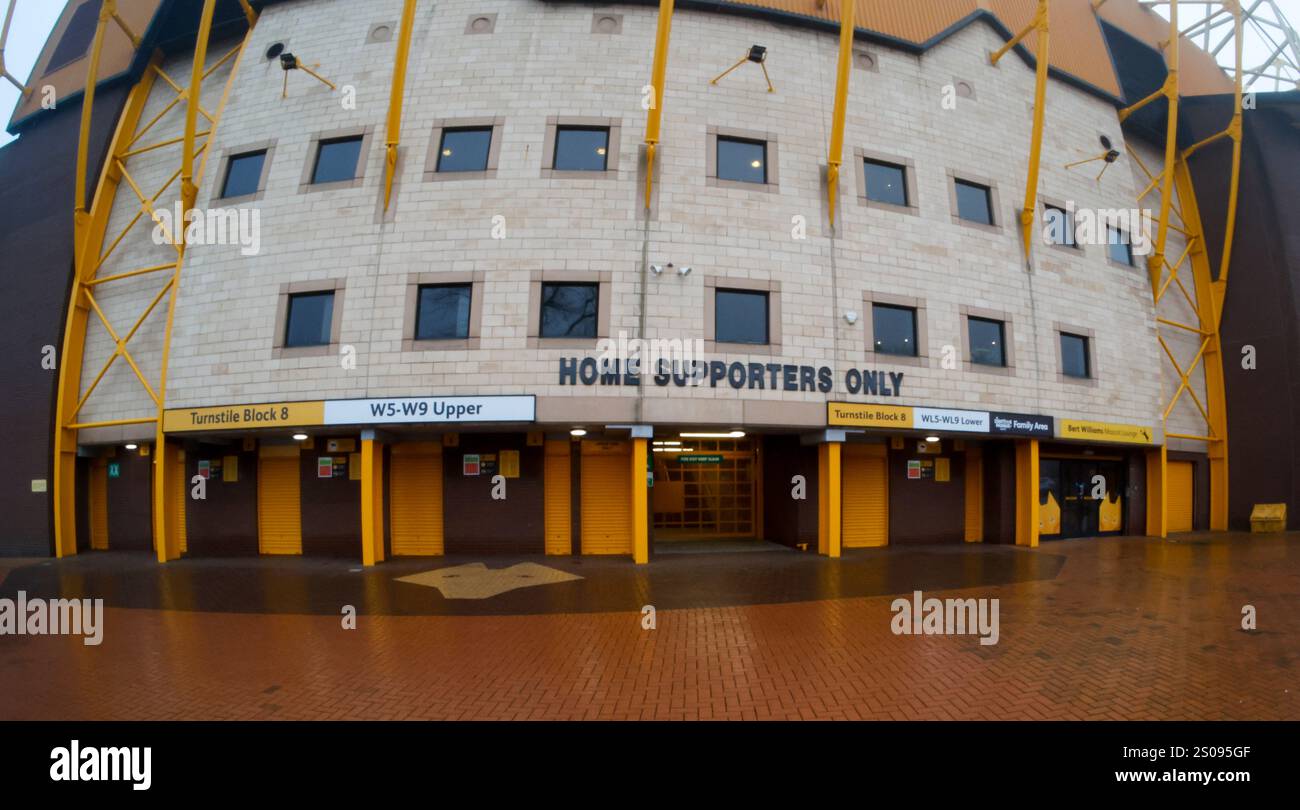 26th December 2024; Molineux Stadium, Wolverhampton, West Midlands ...