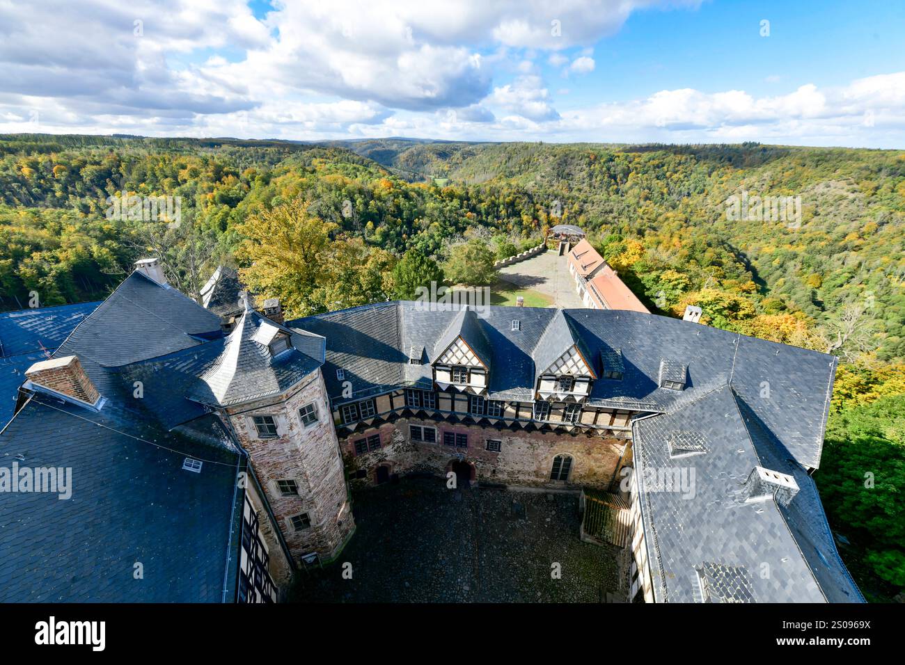 Burg Falkenstein Blick am 11. Oktober 2024 vom Turm der Burg ...