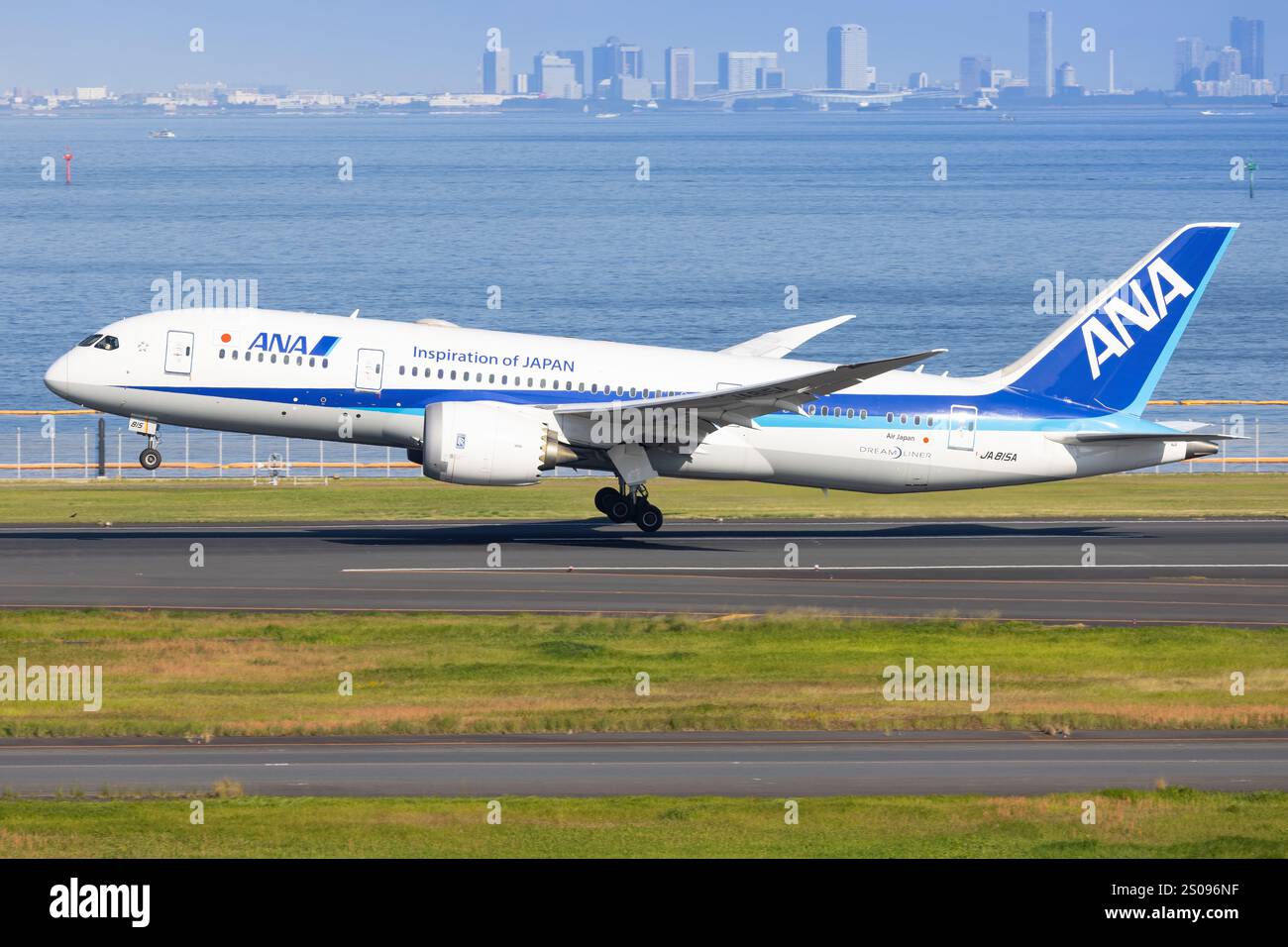 Japan - Tokio, 11 November 2024: Zipair Boeing 787 at Narita in Japan Stock Photo - Alamy