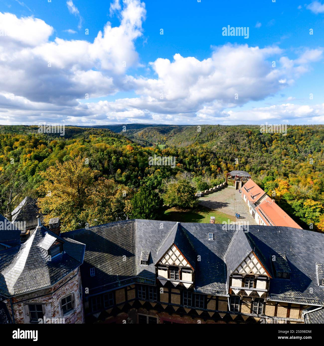 Burg Falkenstein Blick am 11. Oktober 2024 vom Turm der Burg ...