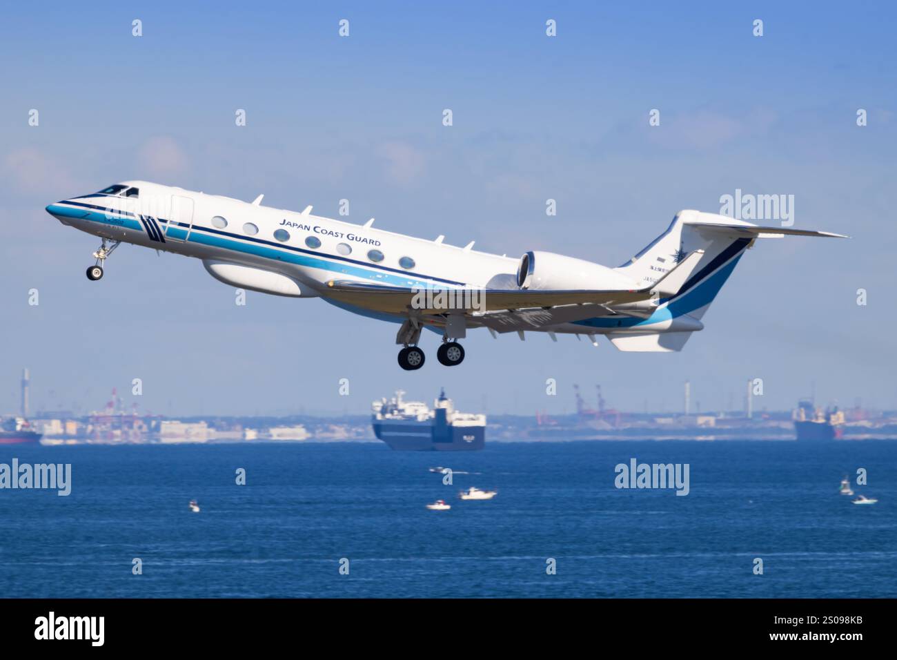 Japan - Tokio, 21 November 2024: Coast guard gulfstream 5 in Japan ...
