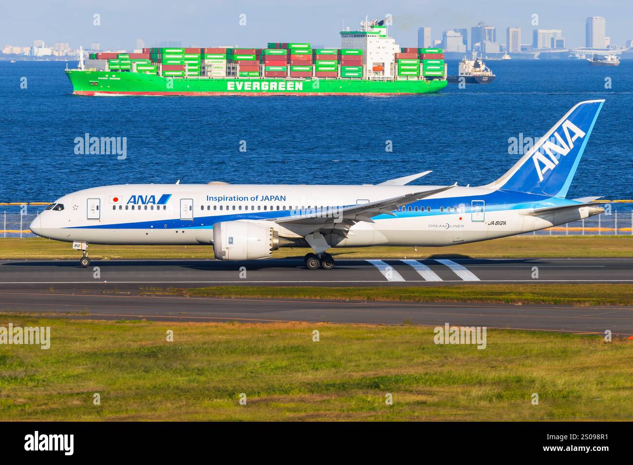 Japan - Tokio, 11 November 2024: Zipair Boeing 787 at Narita in Japan Stock Photo - Alamy