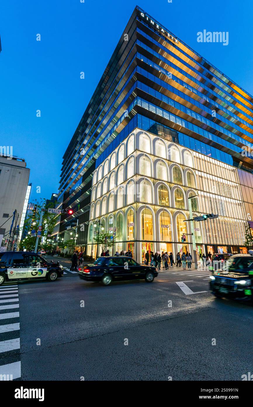 Fendi building hi-res stock photography and images - Alamy