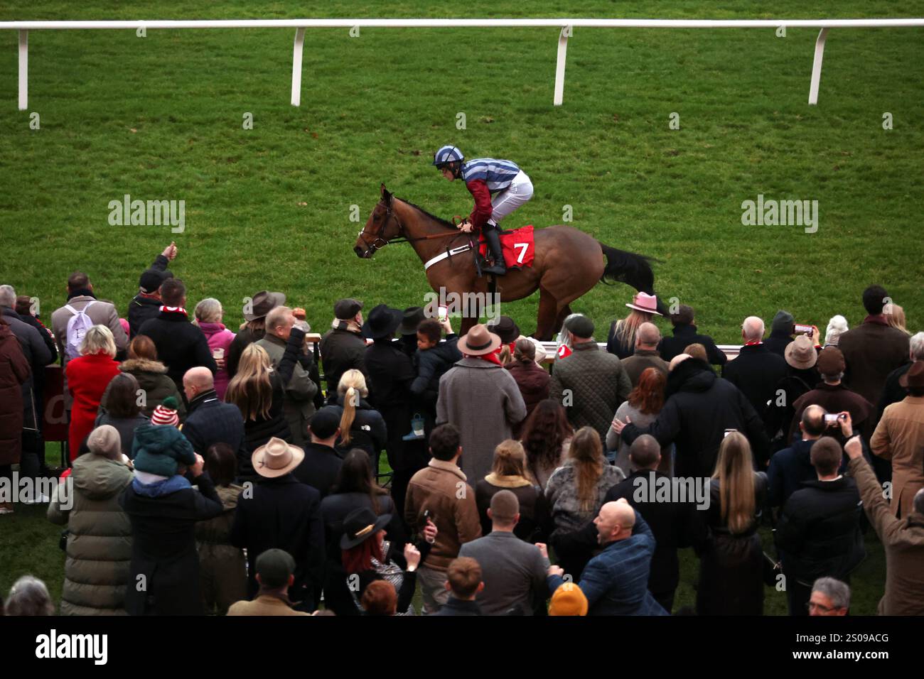 East India Express ridden by Freddie Gordon wins the Ladbrokes Get ...
