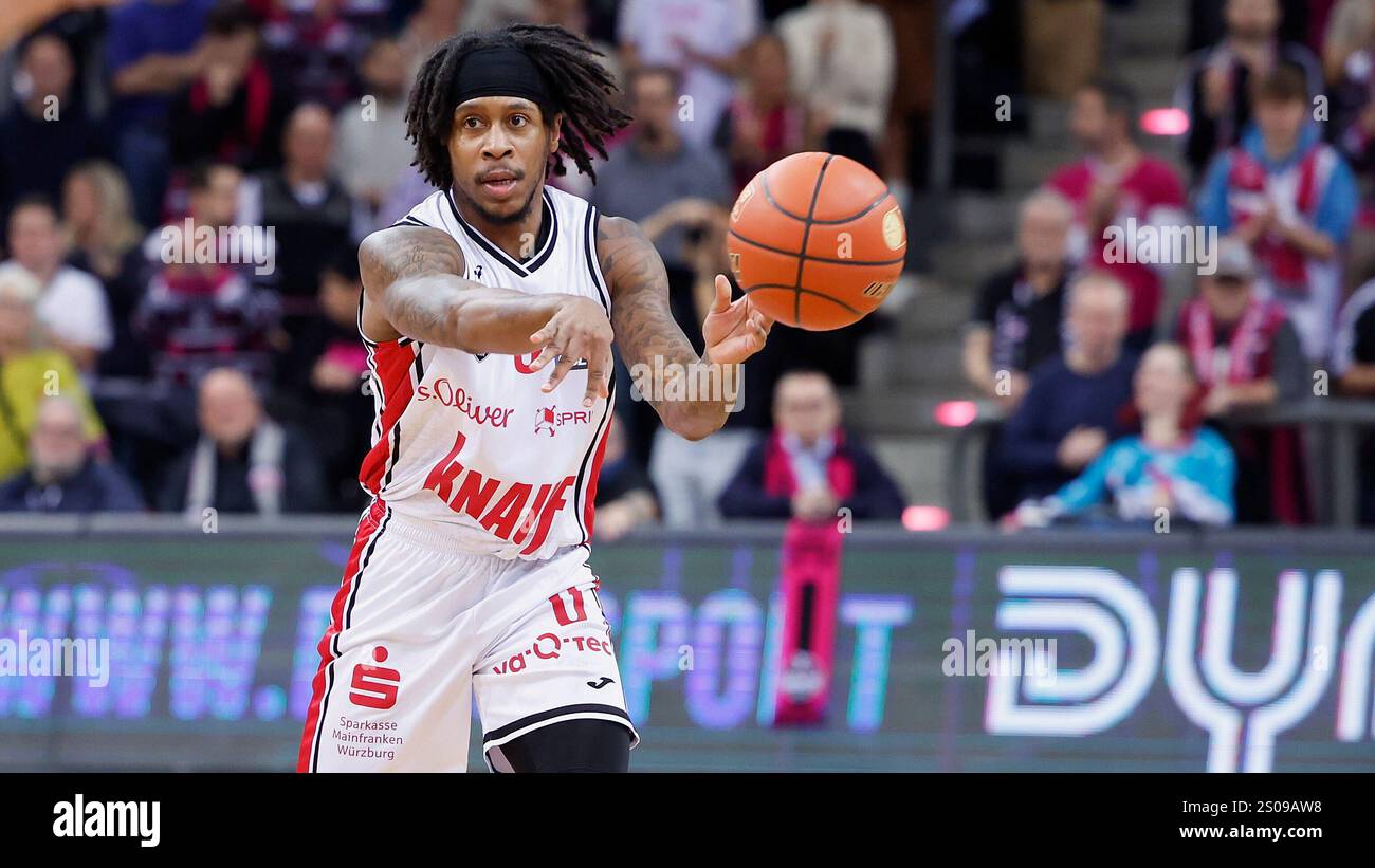 Bonn, Deutschland. 26th Dec, 2024. Im Bild: Mike Lewis II (Wuerzburg ...