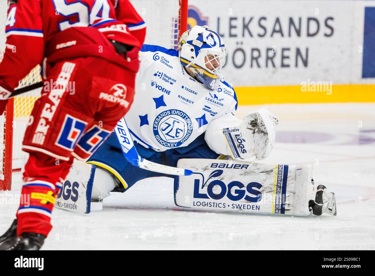 Leksand, Sverige. 26th Dec, 2024. 241226 Leksands målvakt Mantas Armalis under ishockeymatchen i ...