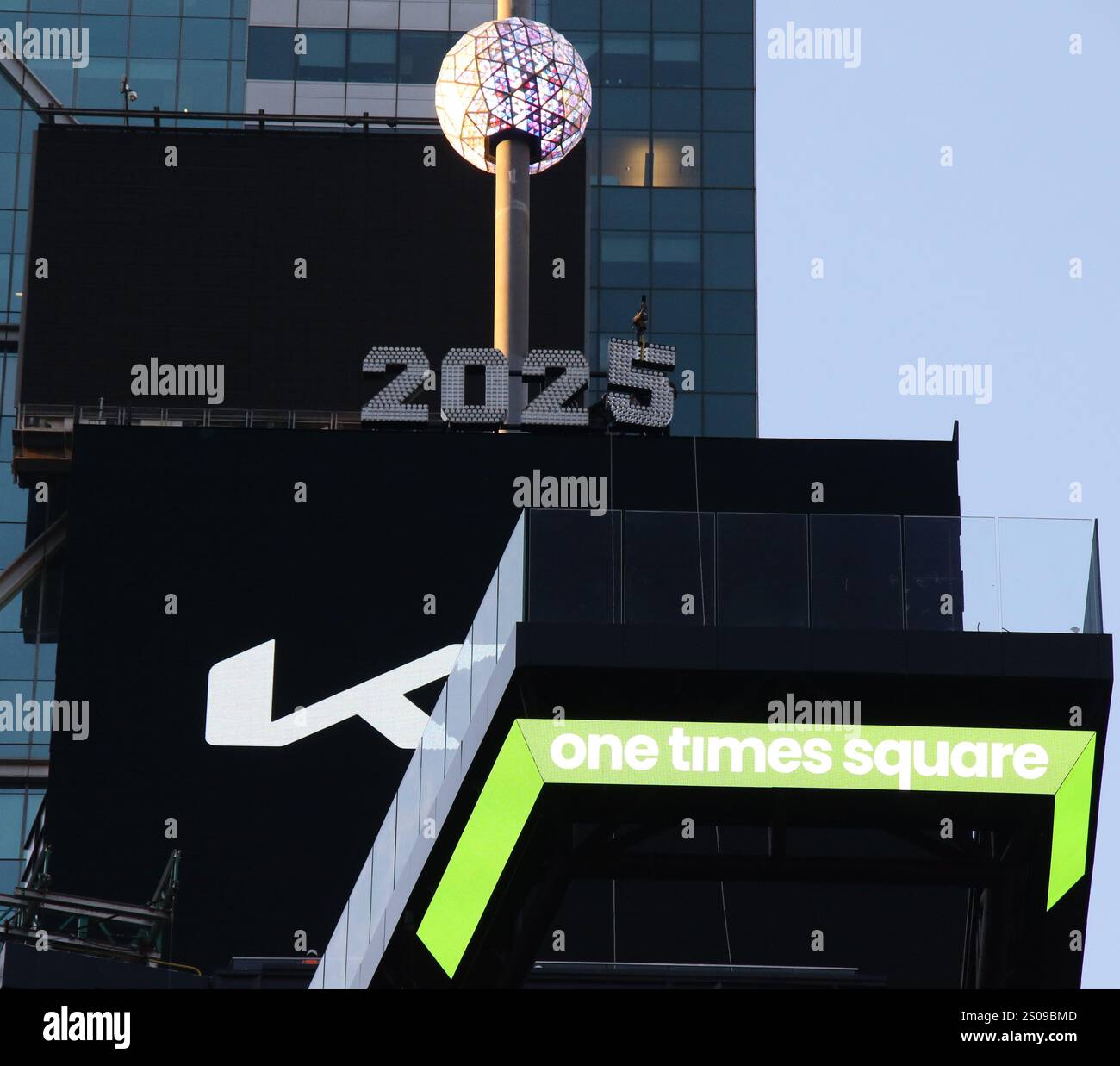 New York, NY, USA. 26th Dec, 2024. View of One Times Square in ...