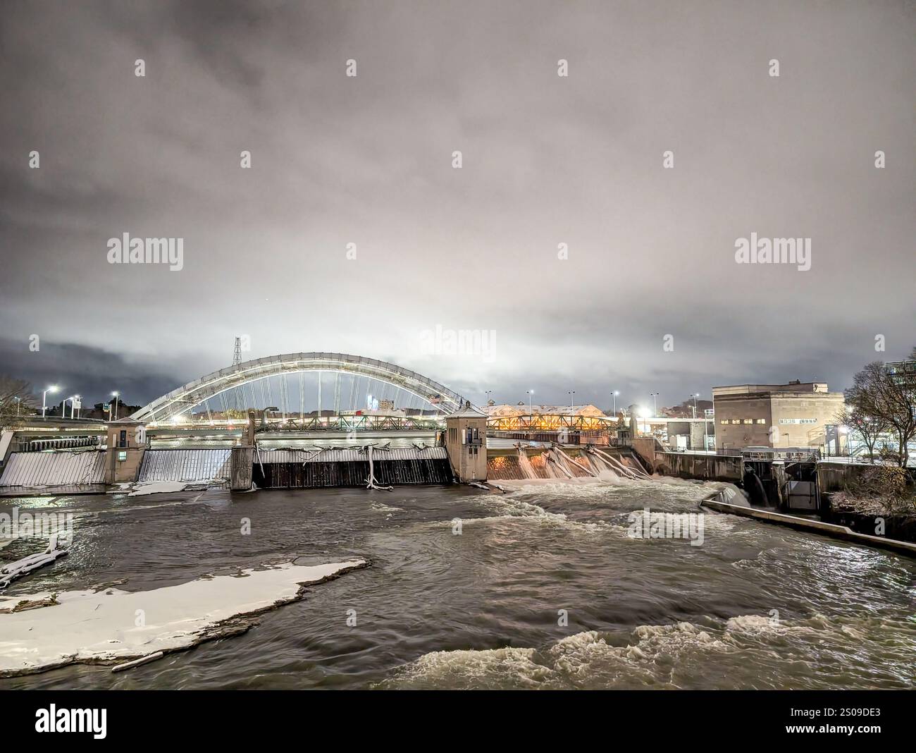 Rochester, New York, USA - 12.5.2024: Promenade walkway along the Erie ...