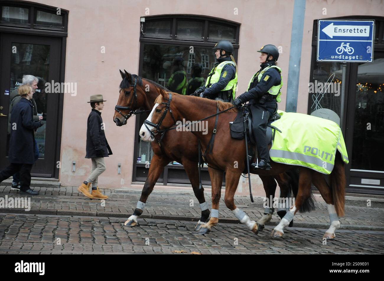 Copenhagen/ DenmarK/26 DECEMBER 2024/ police patrol on horse back in ...