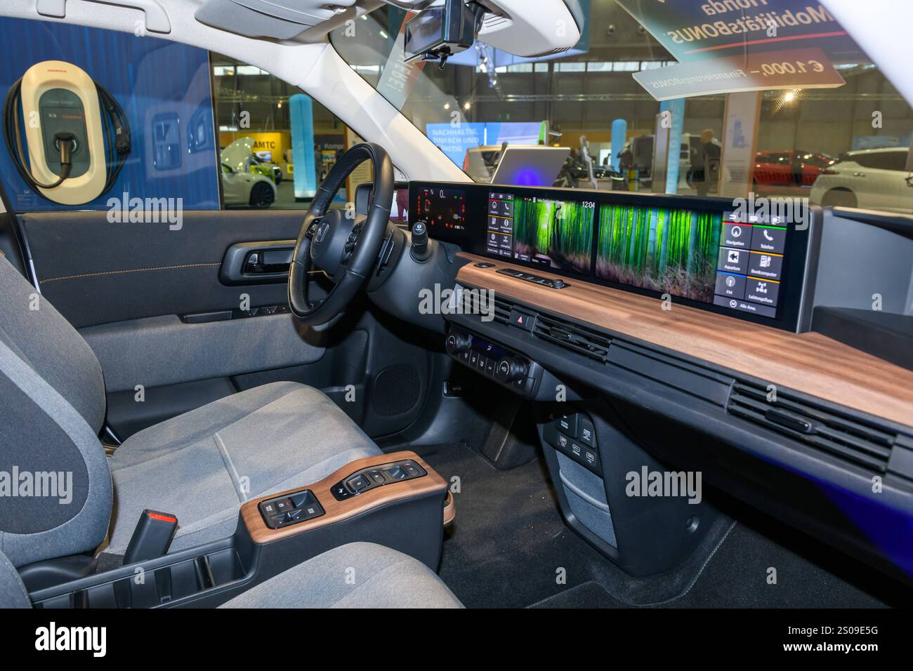 vienna, austria, 15 jan 2020, autoshow, honda e, electric powered ...