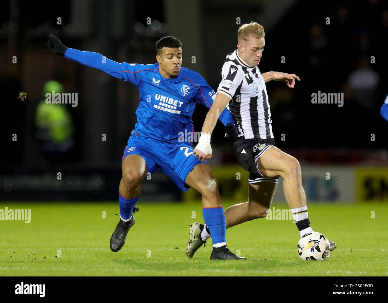 Rangers' Hamza Igamane (left) and St Mirren's Killian Phillips (right ...