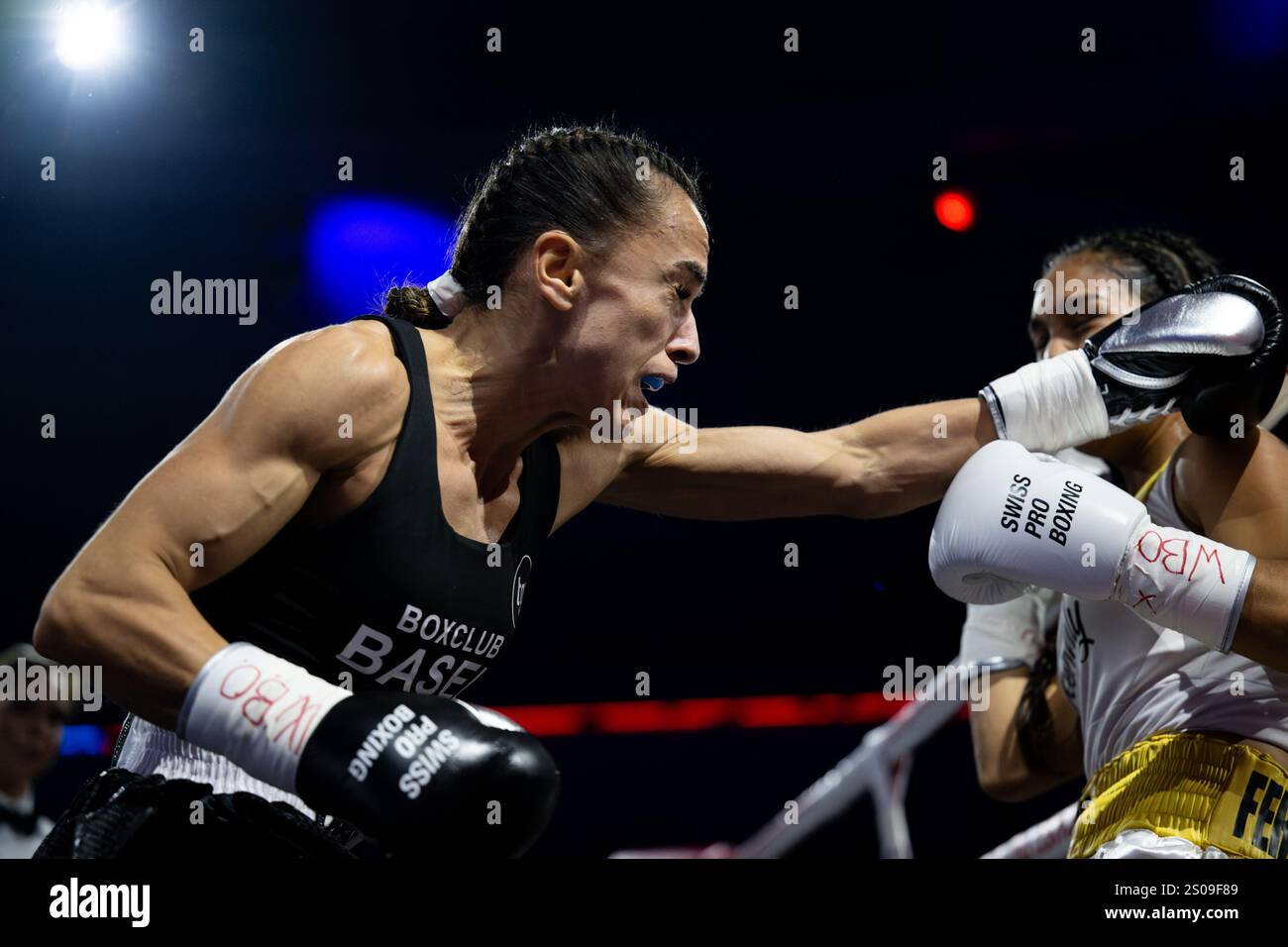 Bern, Berner Kursaal Arena, Boxing Day, Gabriela Timar of, Switzerland. 26th Dec, 2024. fights ...