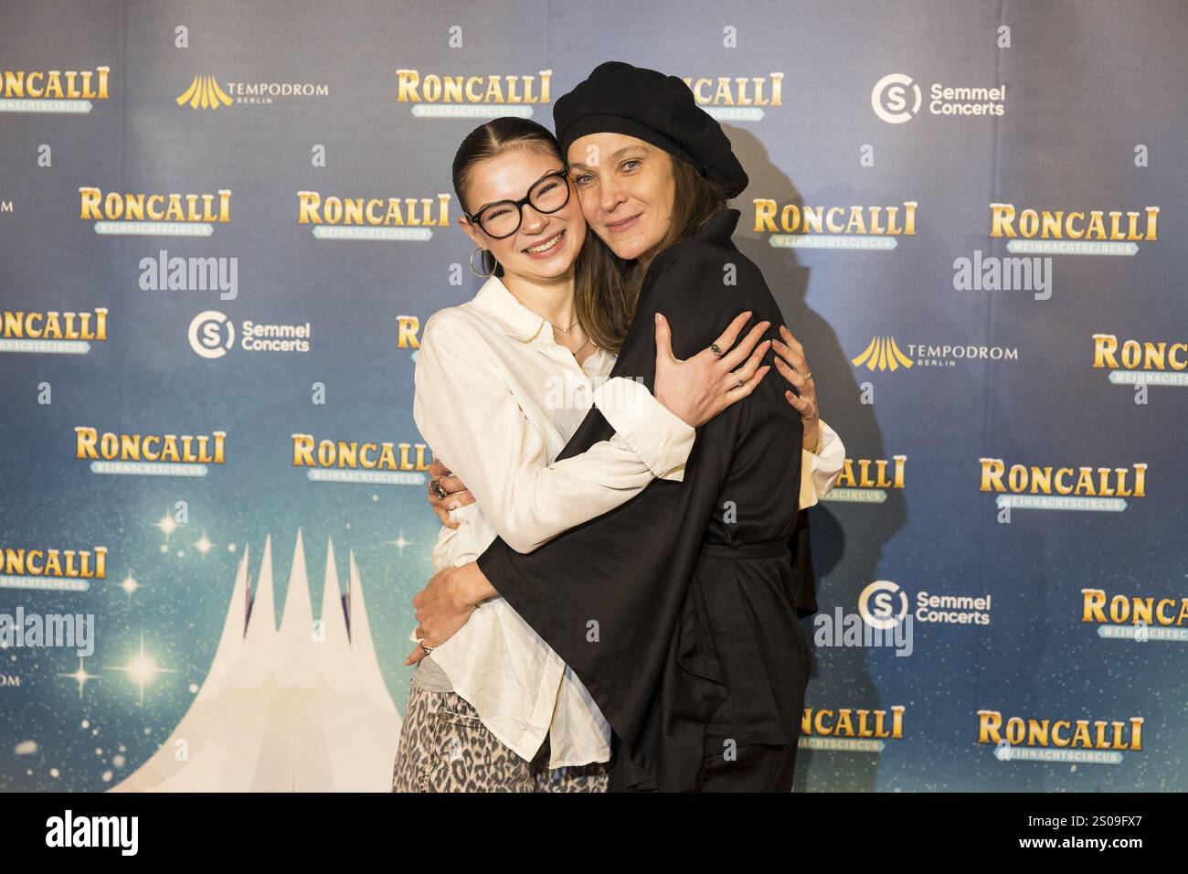 Jeanette Hain with daughter Malou Hain at the premiere of the 20th ...