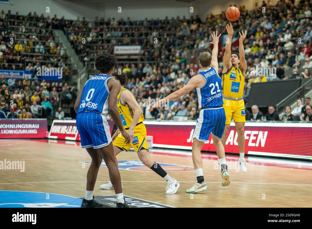 Ludwigsburg, Deutschland. 26th Dec, 2024. Malik Parsons (Frankfurt ...