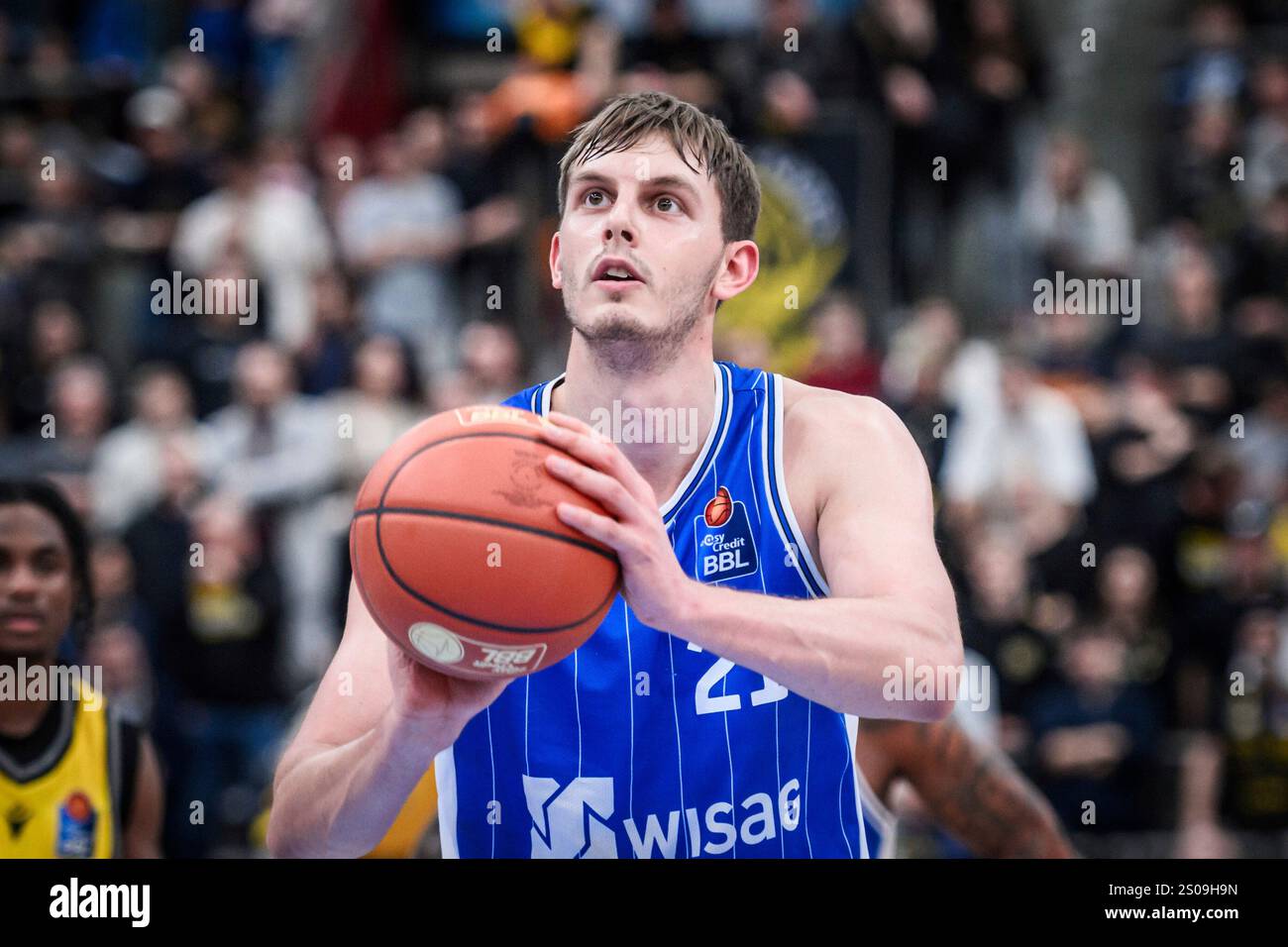 Ludwigsburg, Deutschland. 26th Dec, 2024. Lorenz Brenneke (Frankfurt ...