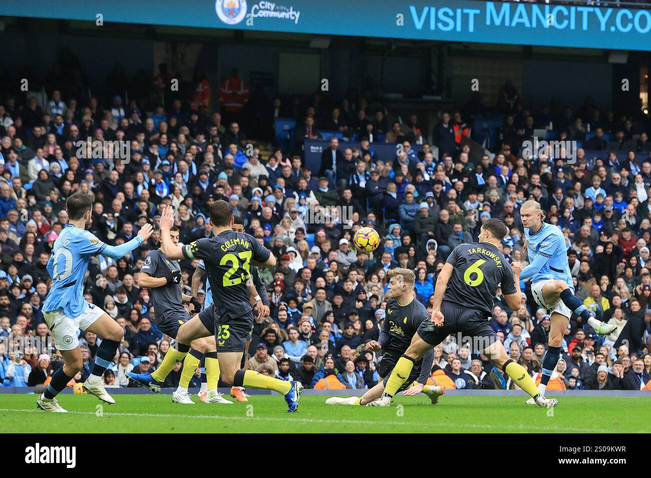 Etihad Stadium, Manchester, UK. 26th Dec, 2024. Premier League Football ...
