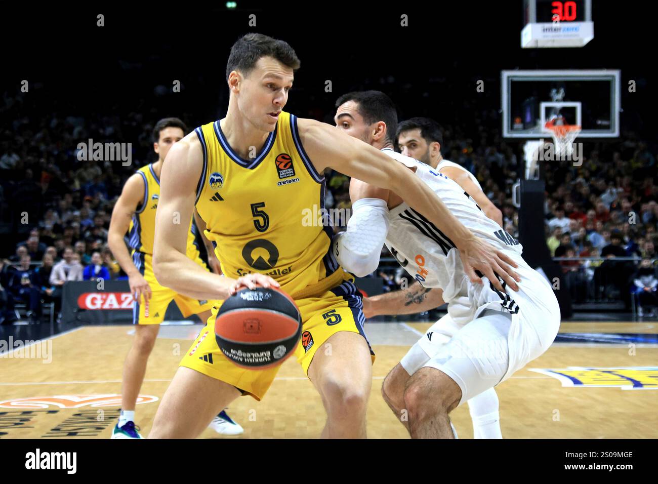 Berlin, Deutschland. 26th Dec, 2024. 26.12.2024, Uber-Arena, Berlin ...