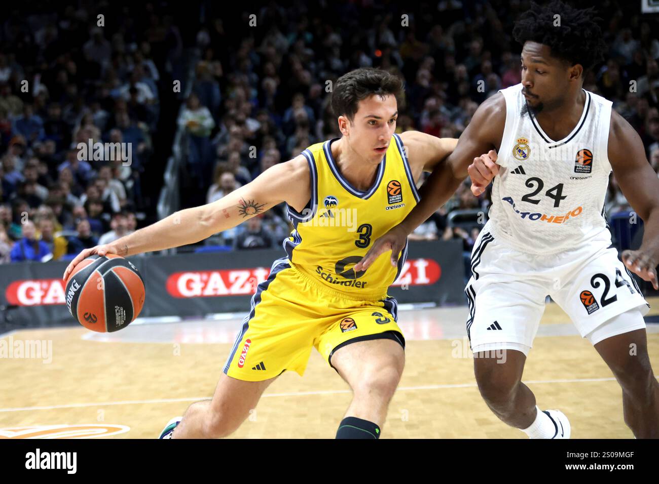 26.12.2024, Uber-Arena, Berlin, DEU, EuroLeague-Basketball-Action, ALBA ...