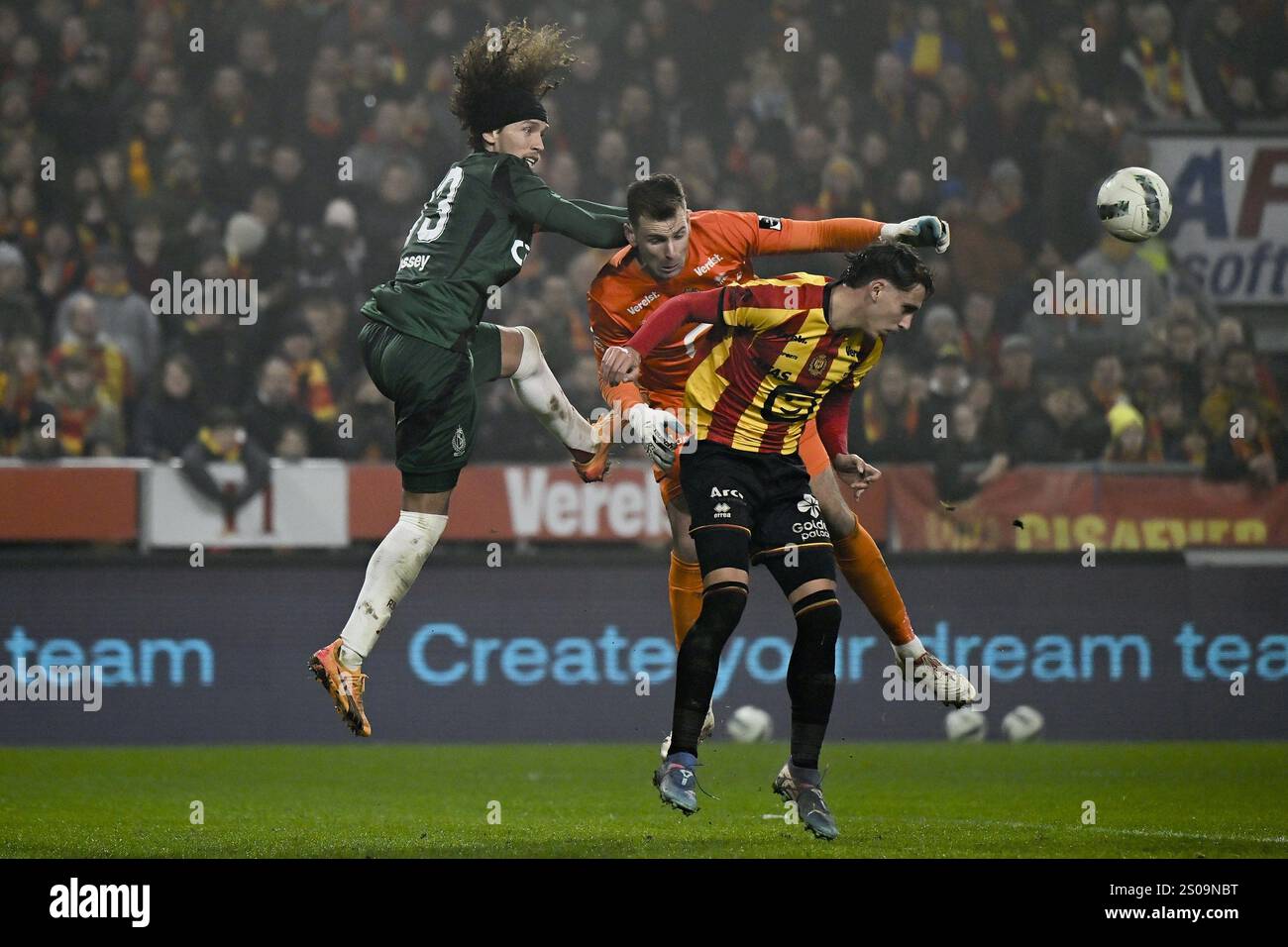 Mechelen, Belgium. 26th Dec, 2024. Standard's Marlon Fossey, Mechelen's ...