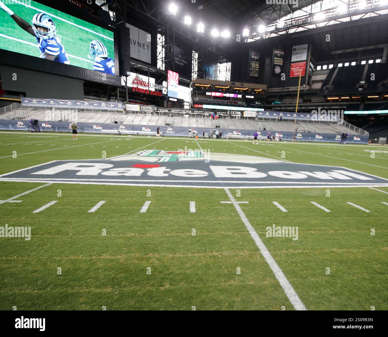 Chase field bowl hi-res stock photography and images - Alamy