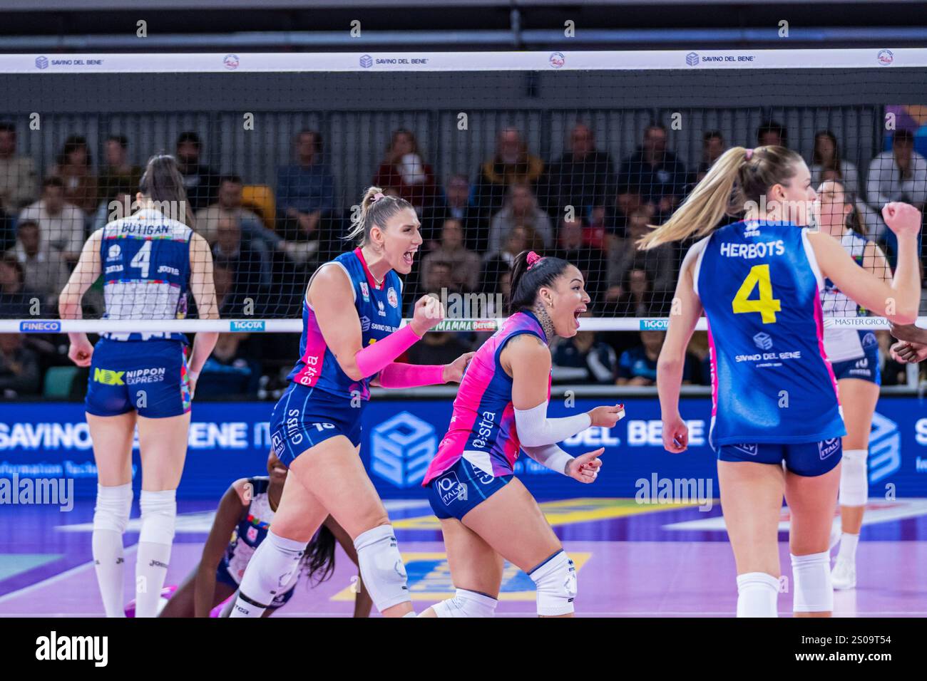 Florence, Italy. 26th Dec, 2024. Camilla Mingardi (Savino Del Bene ...